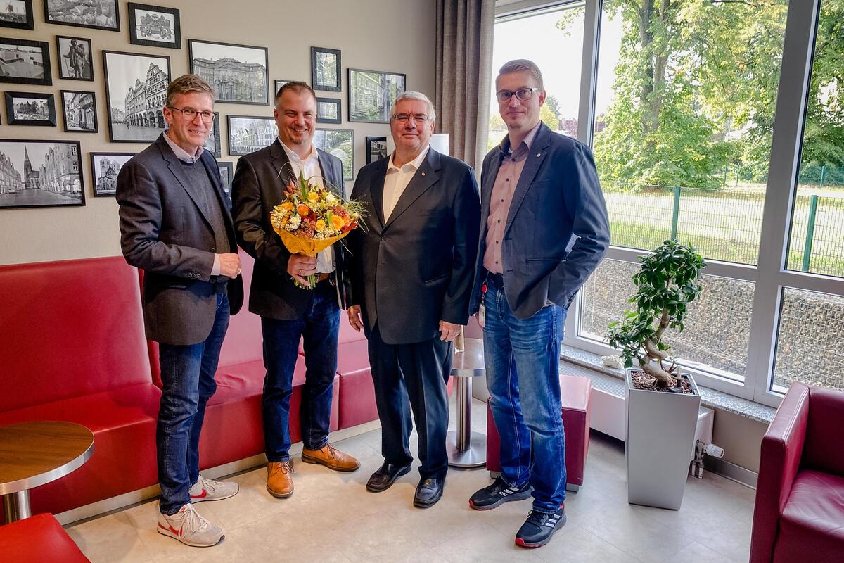 Jörg Thiemann feiert 50. Dienstjubiläum