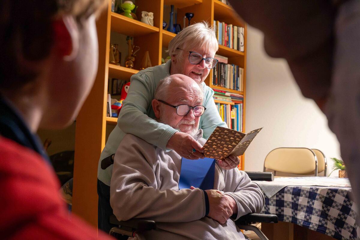 Die Johanniter-Jugend verteilt Post gegen Einsamkeit