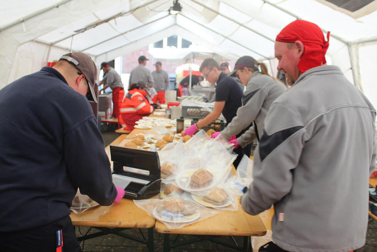Johanniter aus Jeverland und Wiesmoor unterstützen in Göttingen