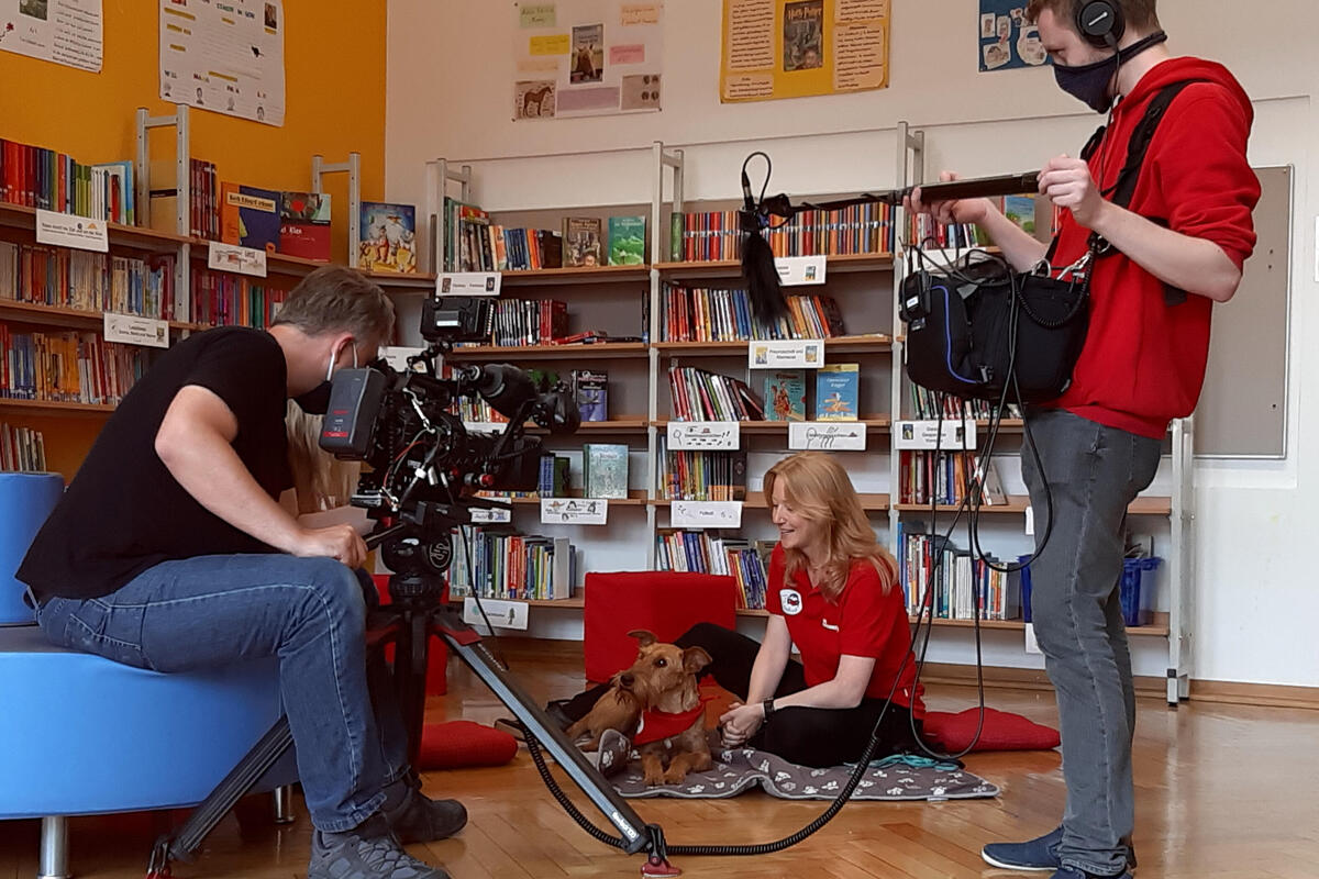 Sat.1 berichtet über oberfränkische Lesehunde
